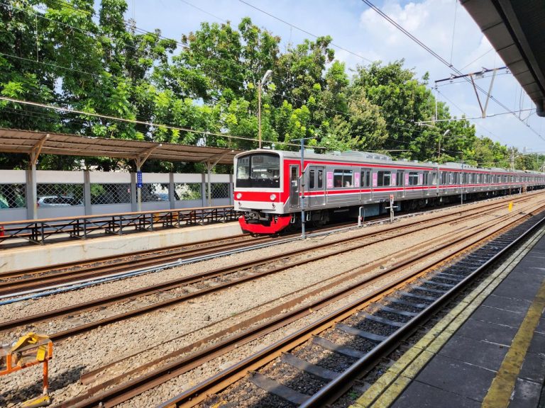 Info Jadwal Kereta KRL Commuterline Stasiun Pasar Senen Di 2026