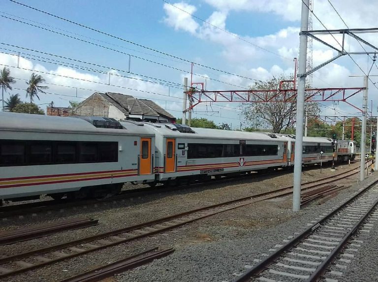 Kereta Api Jayakarta Premium: Jadwal, Rute, dan Harga Tiket Terbaru 2026